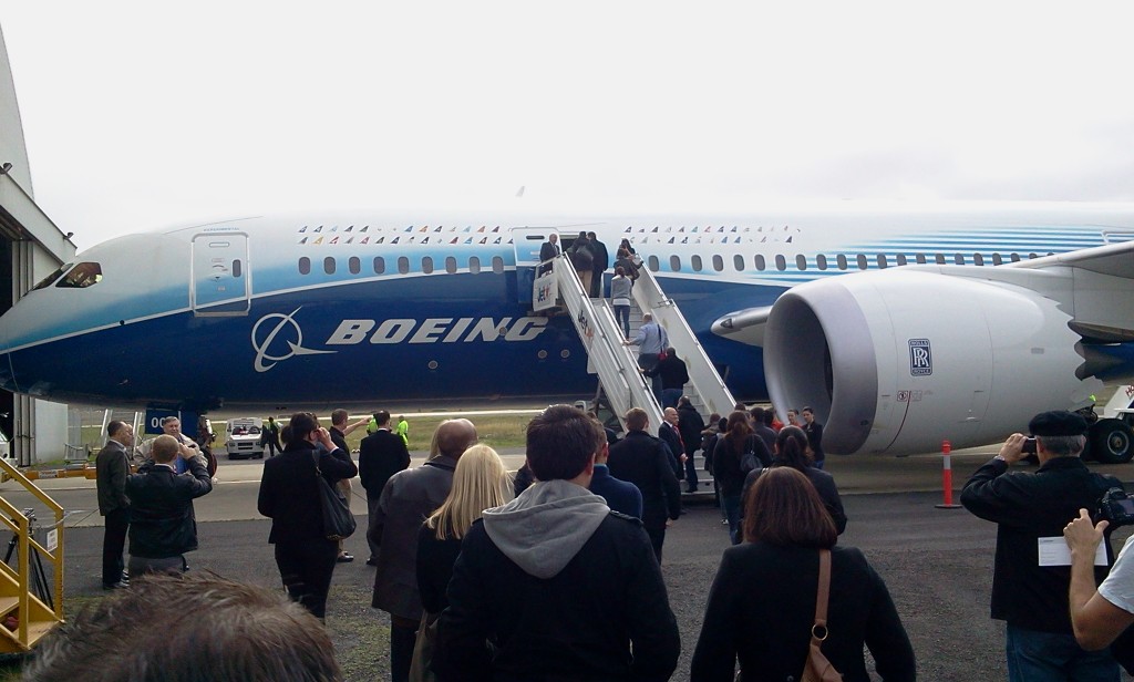 Fantastic Plastic: 787 ZA003 DreamTour | Fly Me Friendly